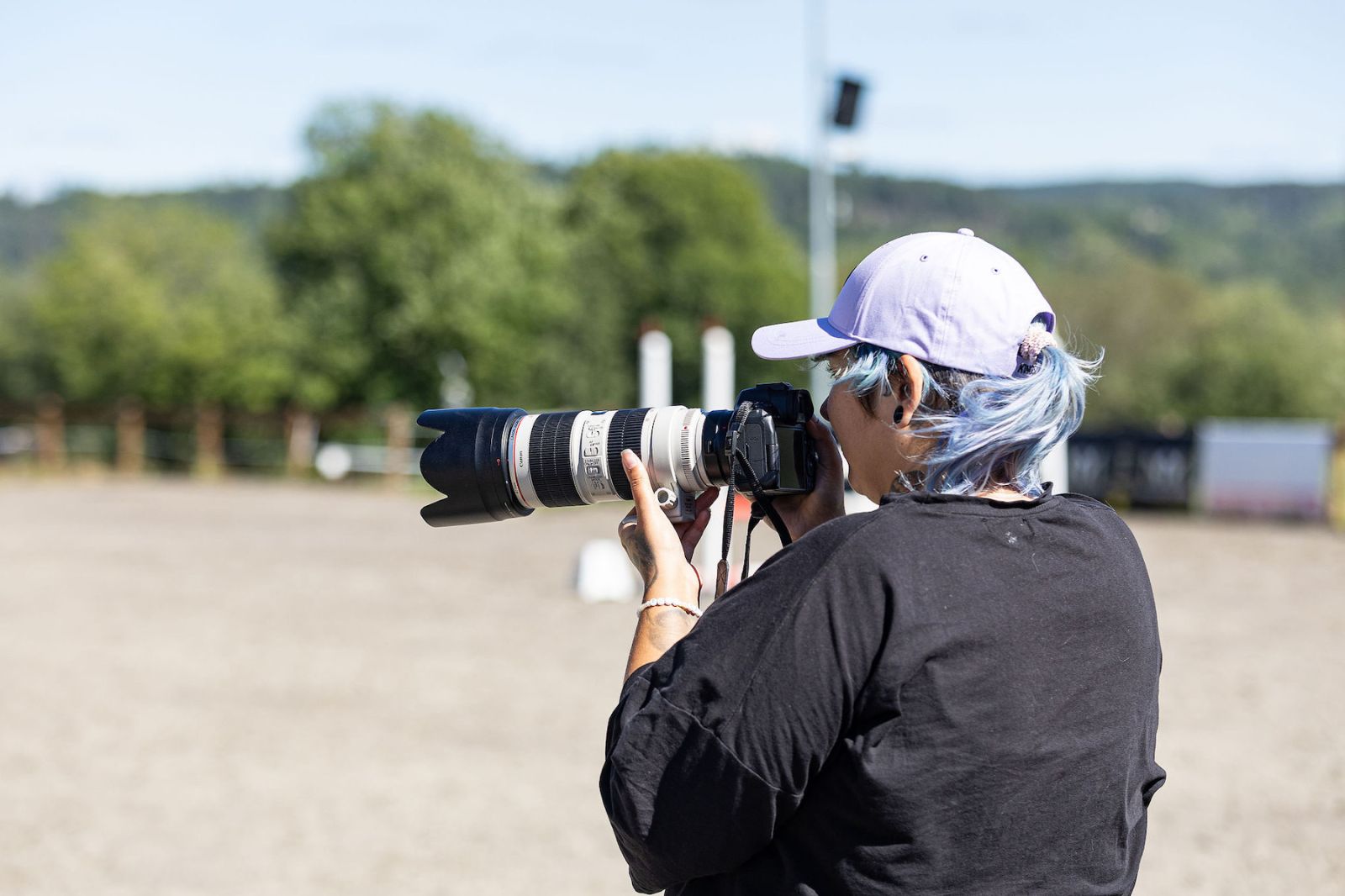 Selvlært via YouTube – nå dekker Maria internasjonalt stevne